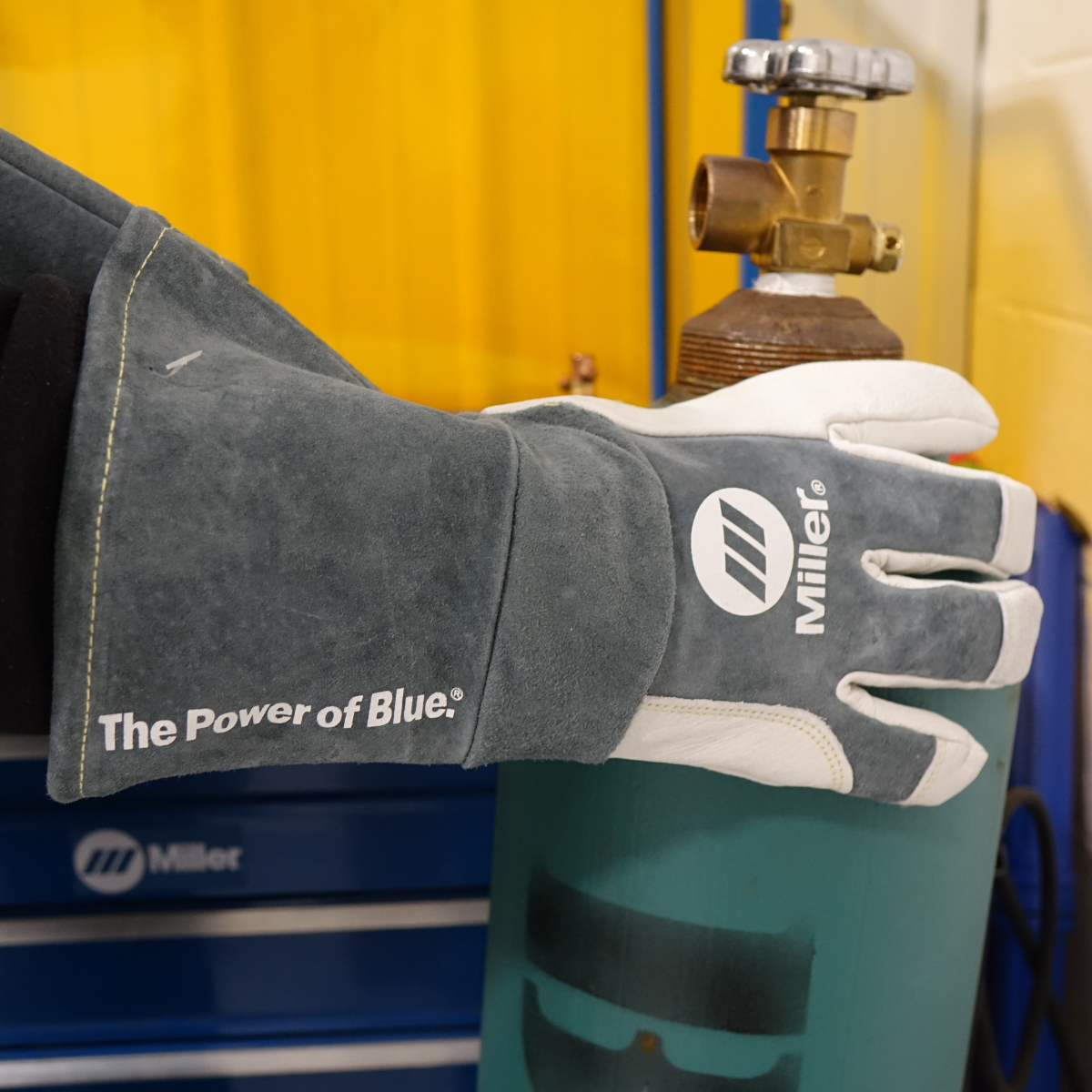 Miller Gloves & Jackets – Baker's Gas & Welding Supplies, Inc.
